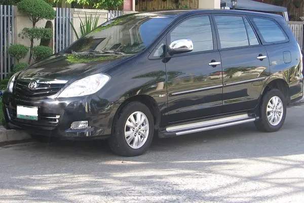 Manila Car Service - Toyota-Innova-(3-5-Pax)